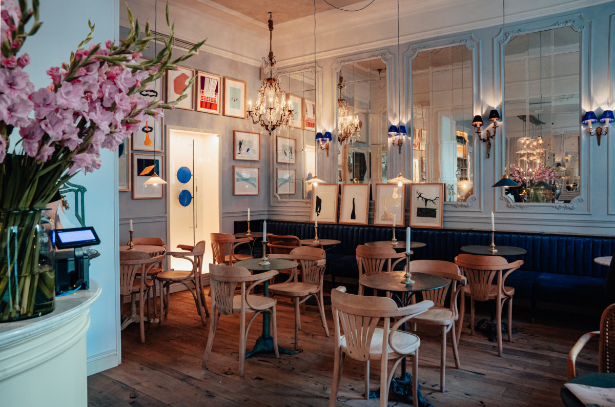 6 najpiękniejszych przytulnych kawiarni w Krakowie na jesień